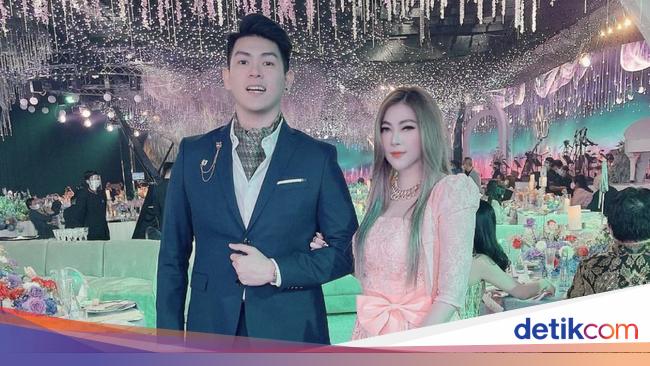 Potret Lelyana Sunjoyo, Istri Andy Sugar yang Viral karena Medok