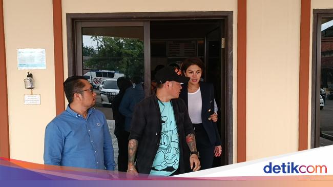 Nikita Mirzani Dilarikan ke RS karena Saraf Kejepit, Begini Kondisi Terkininya
