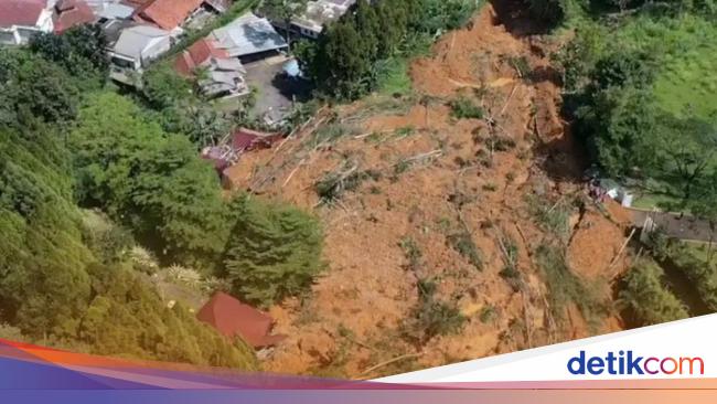 Tanah Longsor di Gunung Geulis Bogor, Akses Jalan Warga Terputus