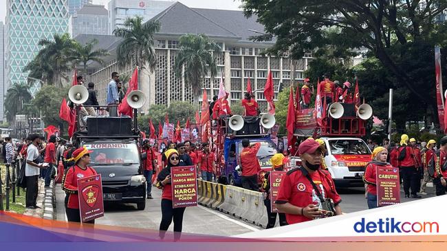 Demo Buruh di Patung Kuda Jakpus Demo Buruh di Patung Kuda Jakpus