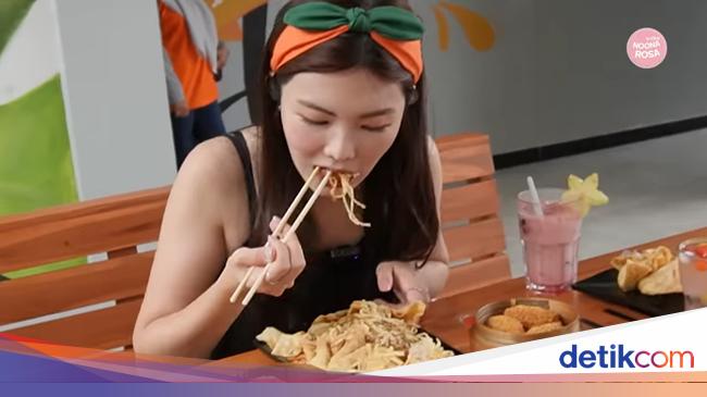 5 YouTuber Korea Ini Cicip Mie Gacoan Pertama Kali, Ini Reaksinya!