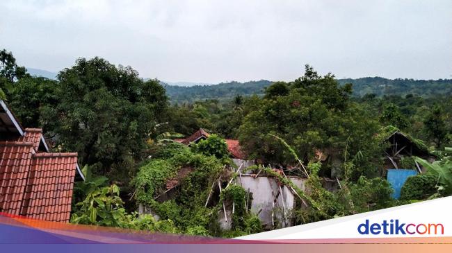 Melihat 'Kampung Mati' Majalengka yang Kembali Ramai