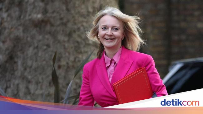 8 Gaya Liz Truss yang Mundur Sebagai PM Inggris, Disebut Mirip Diktator 8 Gaya Liz Truss yang Mundur Sebagai PM Inggris, Disebut Mirip Diktator