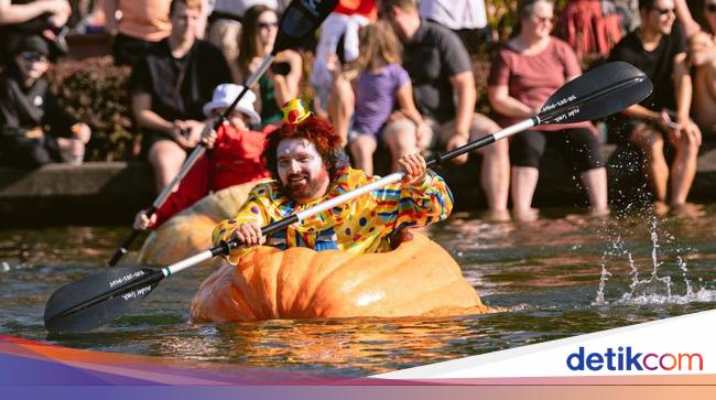 Kocak, Begini Serunya Lomba Mendayung Labu Raksasa di AS