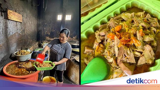 62 Tahun Warung Martumi Sajikan Lodeh Tewel dan Ayam Kampung Sedap