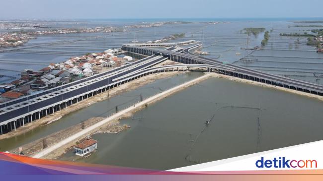 2 Tol RI Terunik: Dibangun di Atas Laut dan Berfondasi Campur Bambu