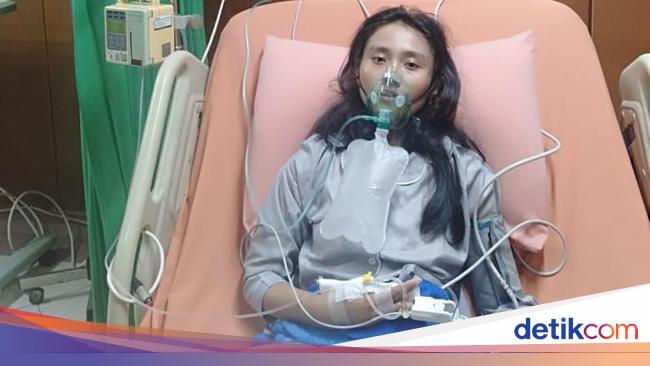 Mari Bantu Siti Ningrum, Anak Penjual Pisang yang Menderita Autoimun