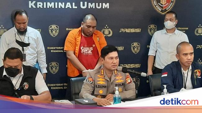 Ditangkap! Tampang Rudolf Tobing Pakai Baju Tahanan Ditangkap! Tampang Rudolf Tobing Pakai Baju Tahanan