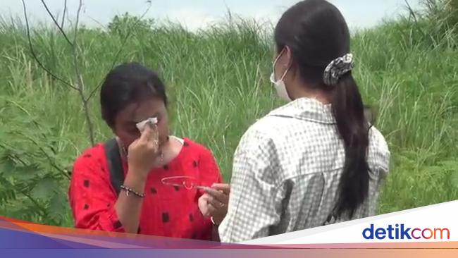 Isak Tangis Istri Iwan PNS Semarang Tewas Dimutilasi, Harap Atensi Jokowi Isak Tangis Istri Iwan PNS Semarang Tewas Dimutilasi, Harap Atensi Jokowi