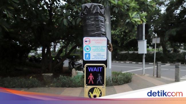 Tiang Rambu Pelican Crossing di Sudirman Buntung Lho