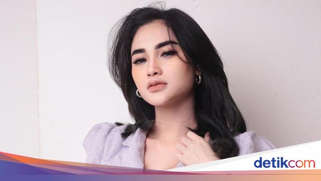Arlida Putri Penyanyi Dangdut Yang Hobi Nongkrong Di Kafe