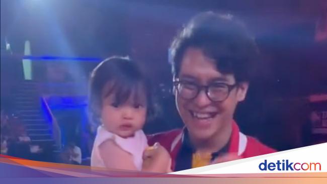 7 Potret Asmara Anak Ardhito Pramono yang Baru Terungkap, Menggemaskan