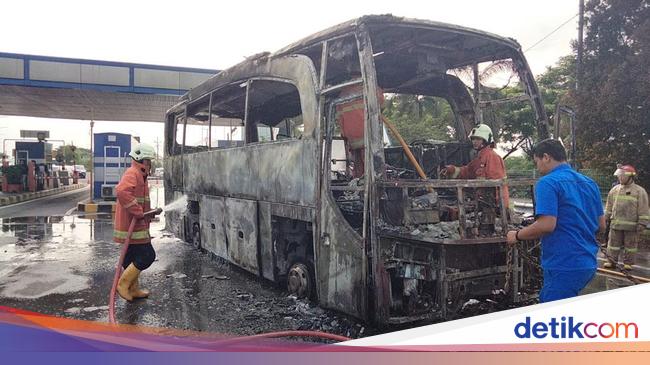 Kesaksian Penumpang Saat Bus Terbakar di Exit Tol Menanggal Surabaya