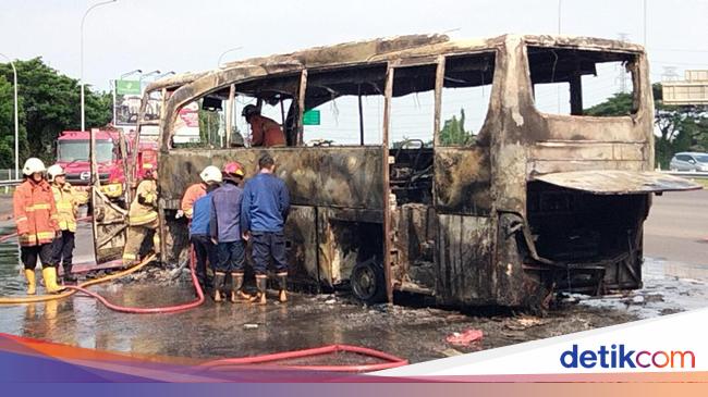 Hambatan Rombongan Universitas Mataram Saat Bus Terbakar Sebelum Pulang