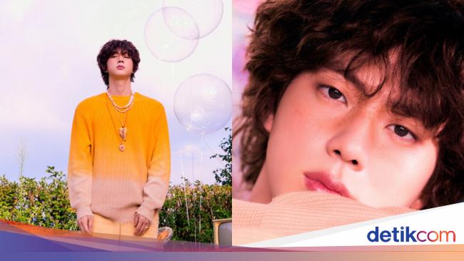 8 Teori di MV 'The Astronaut' Jin BTS yang Bikin ARMY Tersentuh