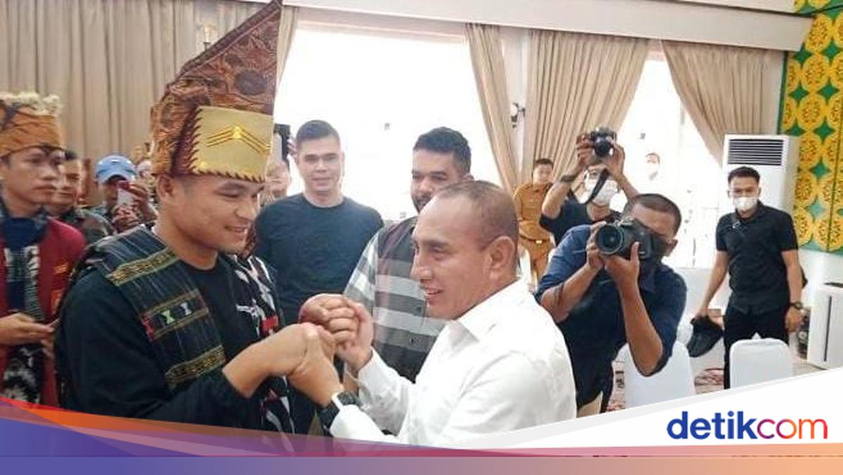 Kesal Jeka Jalan di Kampungnya Belum Diperbaiki: Nanti Uang Sendiri