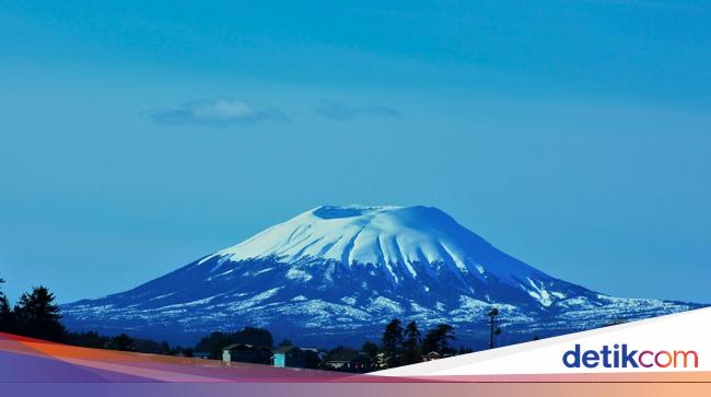 Seram, Gunung Berapi Kuno Bangkit dari Tidur 800 Tahun
