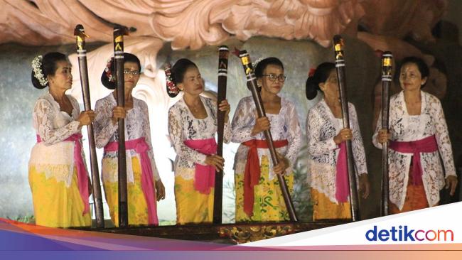 Tradisi Ngoncang, Budaya Turun Temurun Menumbuk Padi di Bali