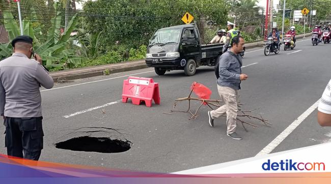 Viral Lubang Menganga di Tengah Jalan Bangli Bahayakan Warga