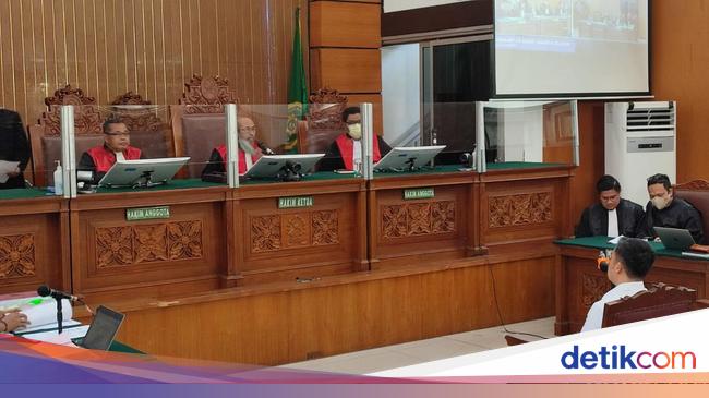 Kutip Surat Yasin Ayat 65, Hakim Minta Eks Anak Buah Sambo Ngomong Apa ... Kutip Surat Yasin Ayat 65, Hakim Minta Eks Anak Buah Sambo Ngomong Apa ...