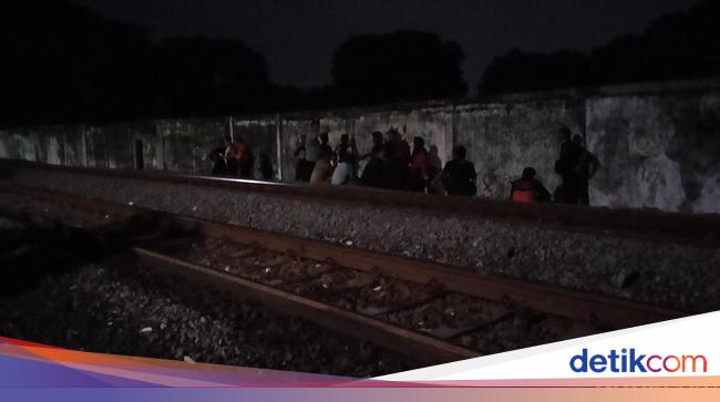 Dua Bocah di Surabaya Tersambar KA, 1 Korban Tewas
