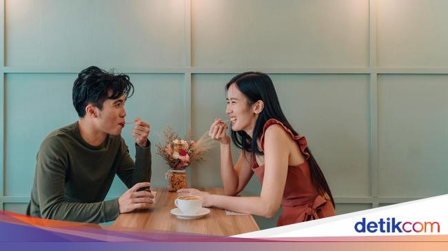 50 Pertanyaan Lucu dan Menjebak Buat Pacar, Dijamin Bikin Ngakak!