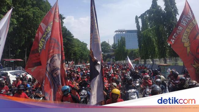 Suporter PSM Gelar Konvoi Juara Liga 1 di Makassar dari Flyover hingga CPI