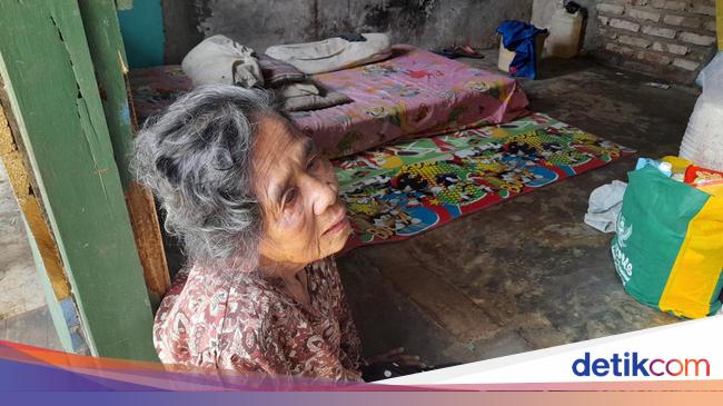 Kisah Pilu Mak Ajah, Hidup dalam Kesendirian di Usia Senja Kisah Pilu Mak Ajah, Hidup dalam Kesendirian di Usia Senja