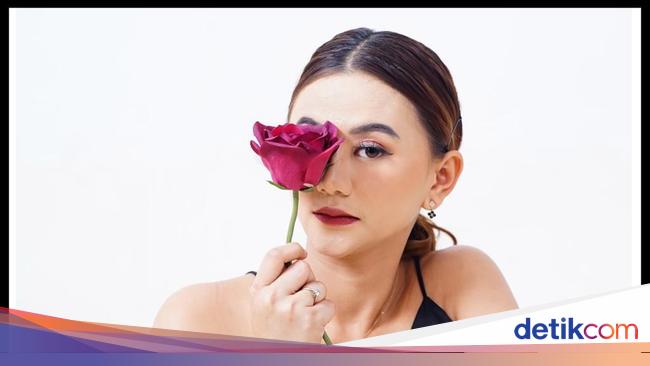 Bunga Tiara Jajal Dunia Musik Usai Rehat