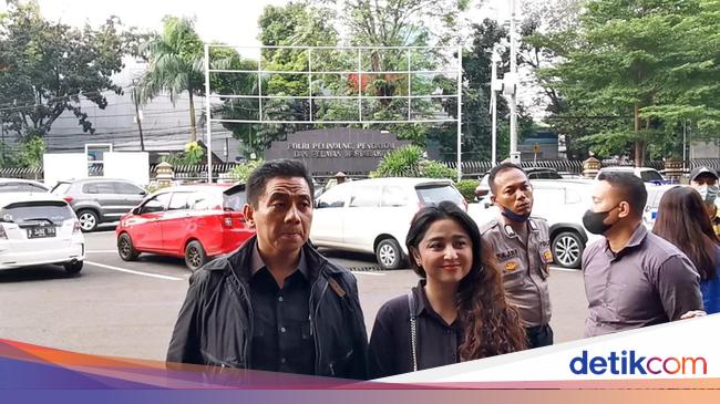 Dewi Perssik Akan Mediasi dengan Fans Leslar, Belum Mau Cabut Laporan