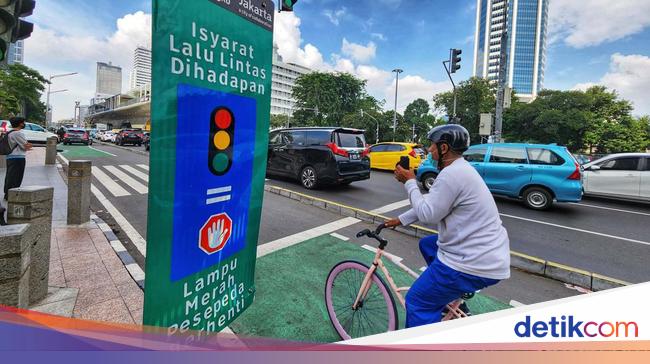 Tok! Sepeda Resmi Ikut Rambu Lalu Lintas