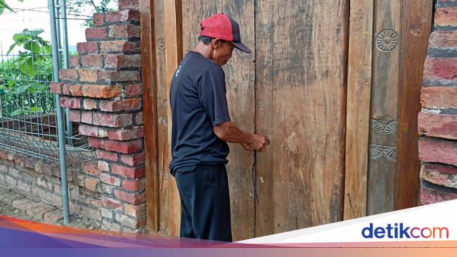 Melihat Makam Keramat Tempat Mobil Hitam Tersesat di Ponorogo