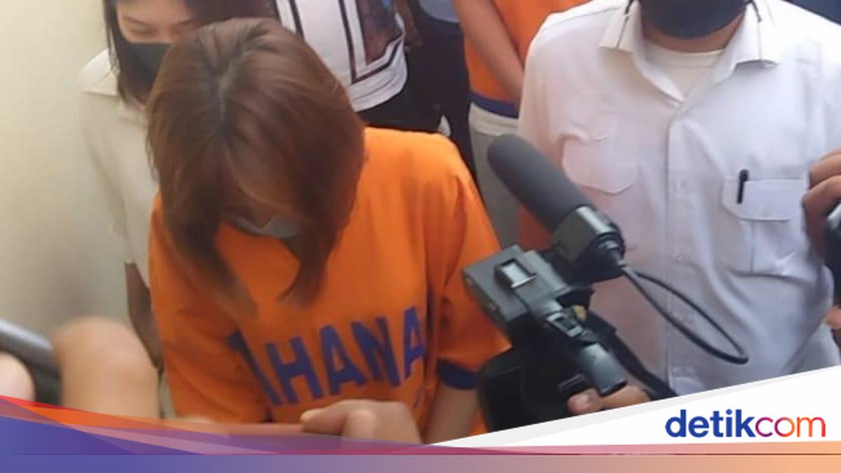 Pemeran Kebaya Merah Bikin 92 Video Porno Sepanjang 2022