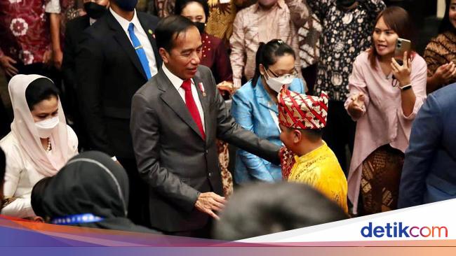 Awali Kunjungan di Kamboja, Jokowi Akan Bertemu Raja Norodom Sihamoni Awali Kunjungan di Kamboja, Jokowi Akan Bertemu Raja Norodom Sihamoni