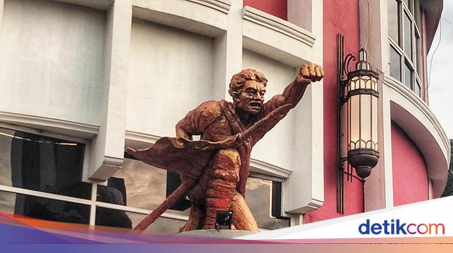 Kisah Heroik Madun Hadang Pasukan Inggris di Balik Patung Perjuangan ...