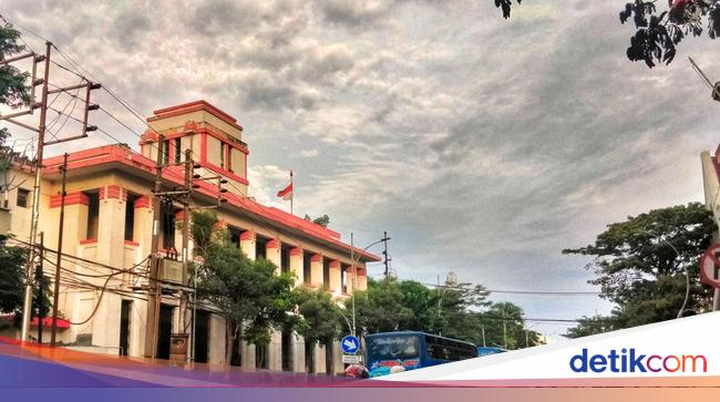 Gedung Internatio Surabaya Saksi Bisu Tewasnya Komandan Sekutu AWS Mallaby