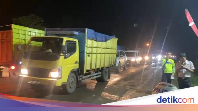 Jalinsum Jambi Kembali Macet gegara Aktivitas Truk Batu Bara
