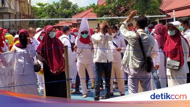 Intimidasi Ancaman Warnai Aksi Mogok Kerja Nakes Honorer Di Dompu
