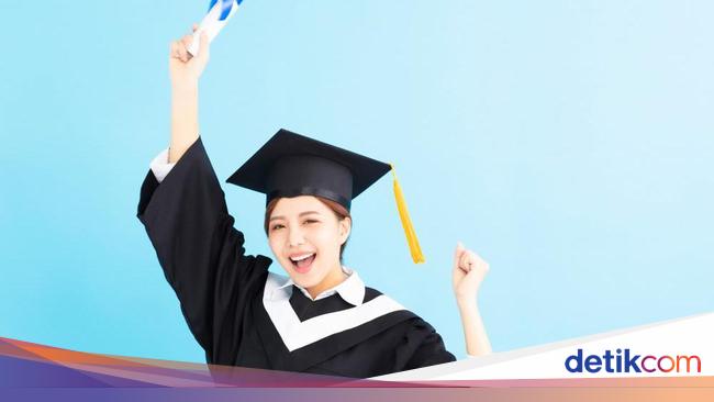 7 Rekomendasi Ide Kado Wisuda untuk Teman dan Sahabat