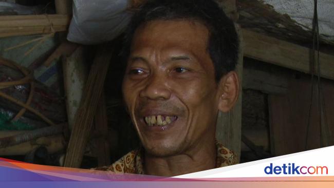 Pak Bejo Ditabrak Saat Berjualan dengan Kursi Roda, Kamu Bisa Bantu Pak Bejo Ditabrak Saat Berjualan dengan Kursi Roda, Kamu Bisa Bantu