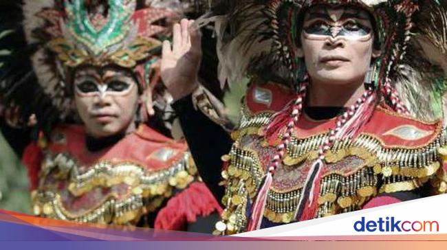 Tari Topeng Ireng: Asal, Daya Tarik dan Perkembangannya
