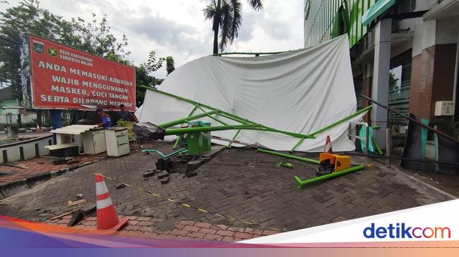 Kanopi RSUD Kanjuruhan Roboh Diterjang Hujan Angin