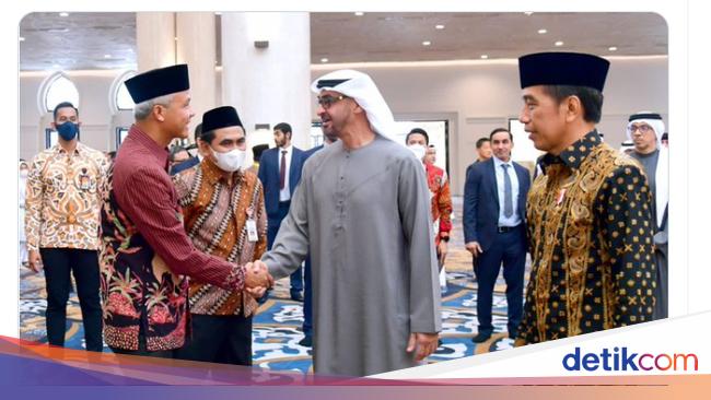 Ganjar Posting Foto Salaman Bareng Presiden UEA, Sebut-sebut Gibran