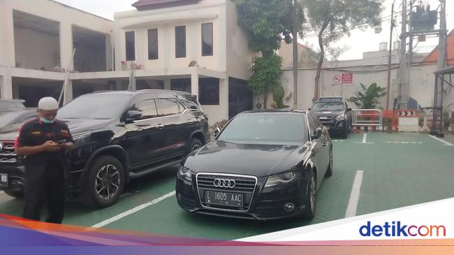 Pemukul Mahasiswa dengan Tongkat Baseball Kelabui Polisi Pakai Pelat Palsu