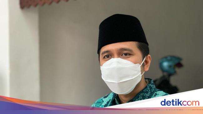 Emil Enggan Tanggapi Rocky Gerung Sebut Koalisi Perubahan Dungu Soal PT 0% Emil Enggan Tanggapi Rocky Gerung Sebut Koalisi Perubahan Dungu Soal PT 0%