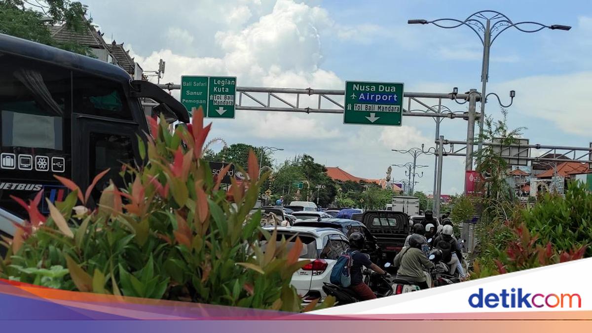 Hari Kedua KTT G20, Jalan Sunset Road Kuta Macet Parah