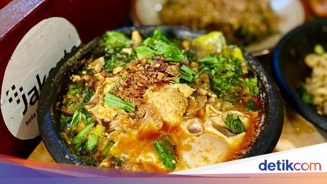 Warkop Galunggung Mang Ade: Panas Mengepul Mie Hotplate Viral Laku ...