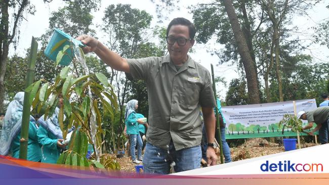 Aksi Tanam Pohon Lestarikan Lingkungan Hidup