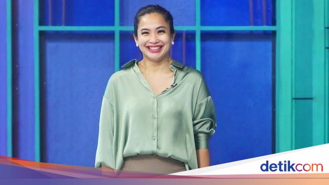 Feni Rose Diperiksa Polisi, Deolipa: Akhirnya Datang Juga!