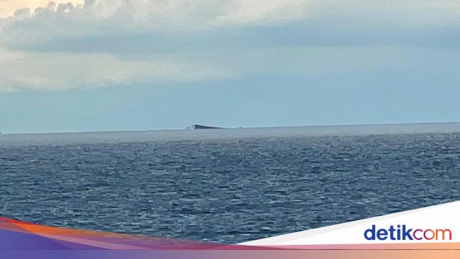 KM Mutiara Timur I Tenggelam Usai Terbakar